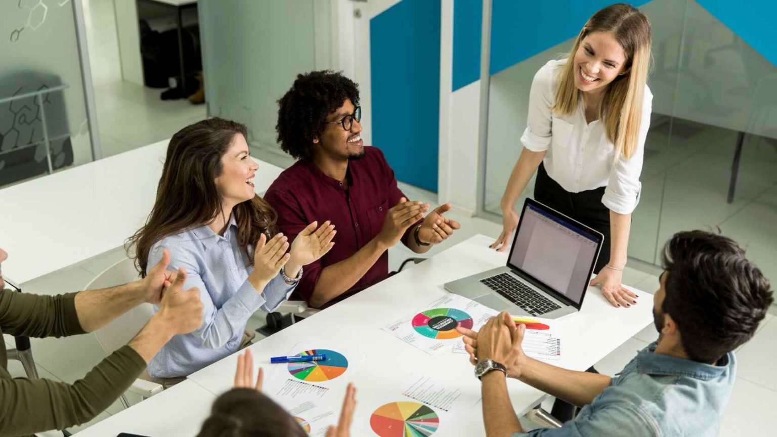 The Ultimate Guide to SaaS vs Managed Services for Businesses, Founders ...